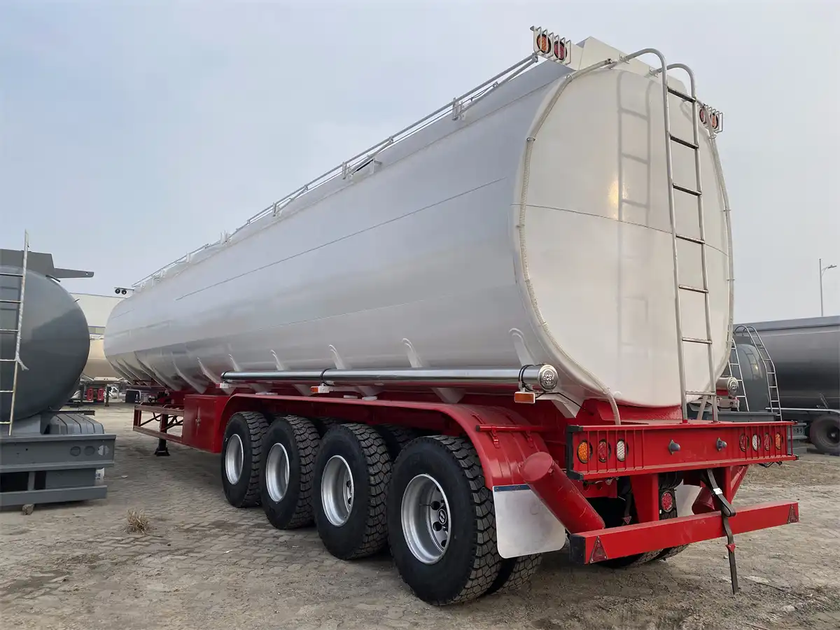 Carbon Steel Oil Tanker Trailer for Sale, 40,000/45,000/50,000 Liter